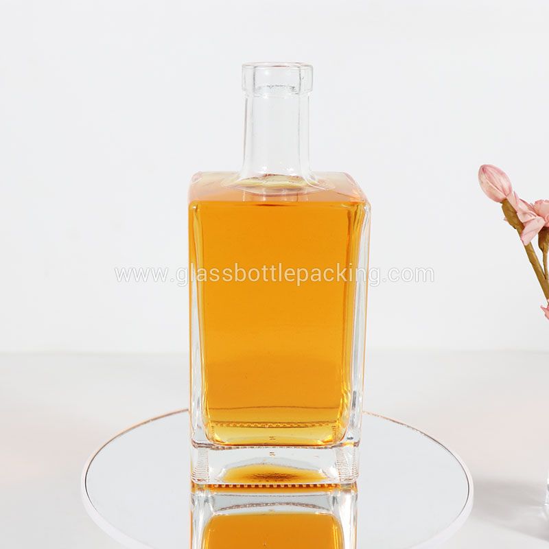 700ml Square Shape Glass Bottle For Whisky Vodka Gin Xo With Cork