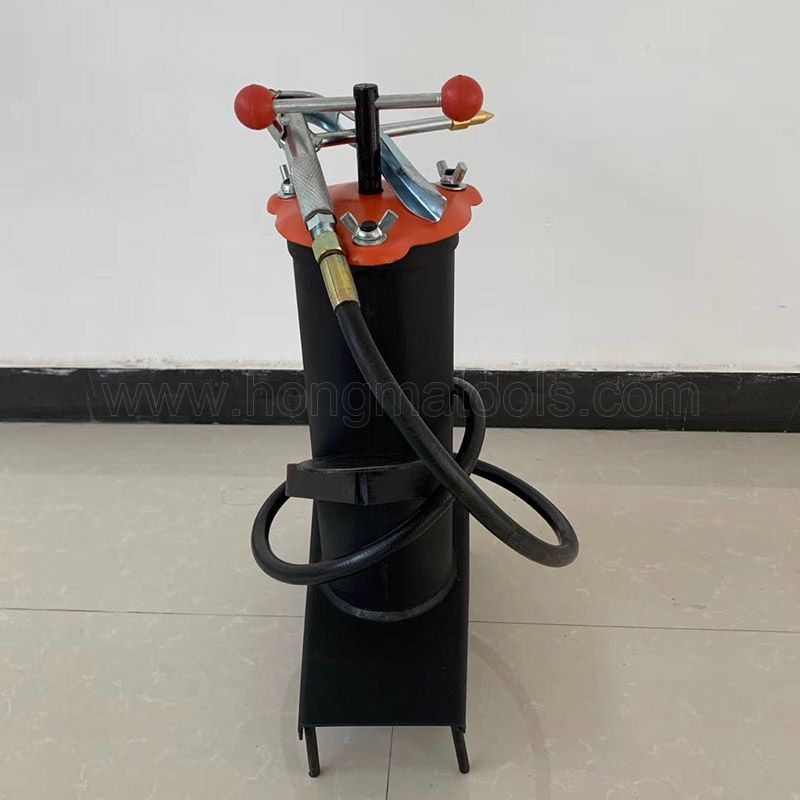 treadle type grease injector pump