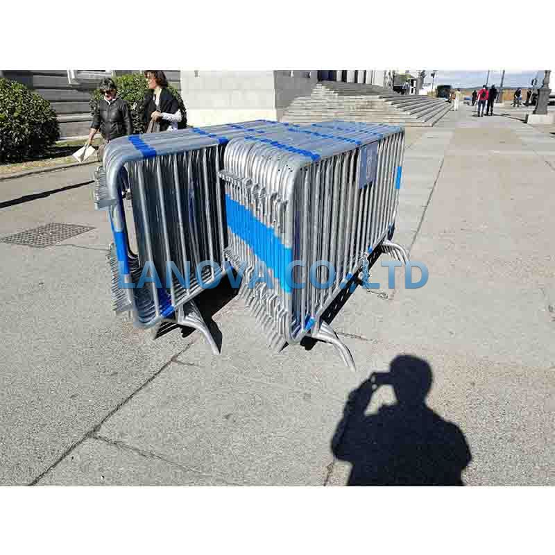 Crowd barrier