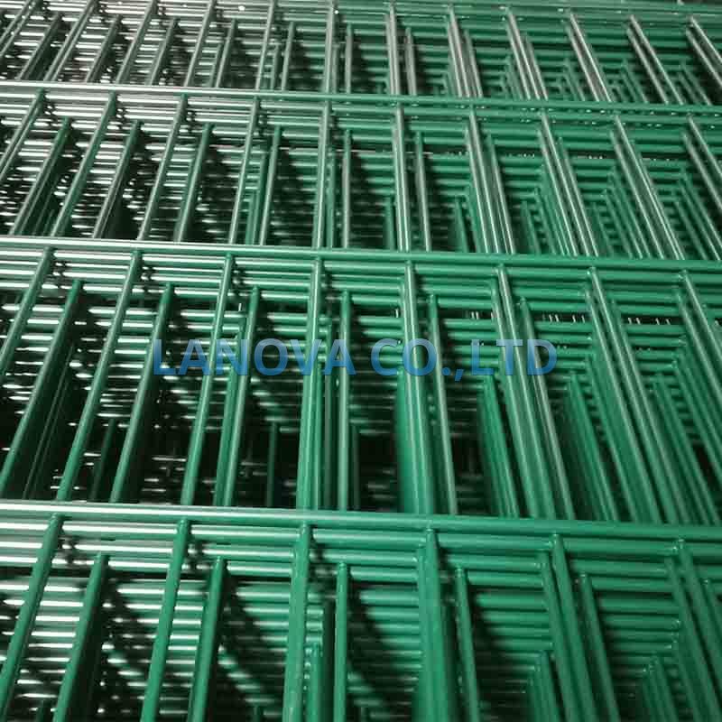 High adhesion PVC coated fence