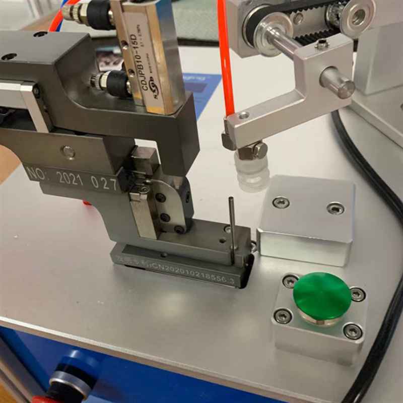 AZONE MACHINERY--Factory for Logo tagging machine for toys towels clothes