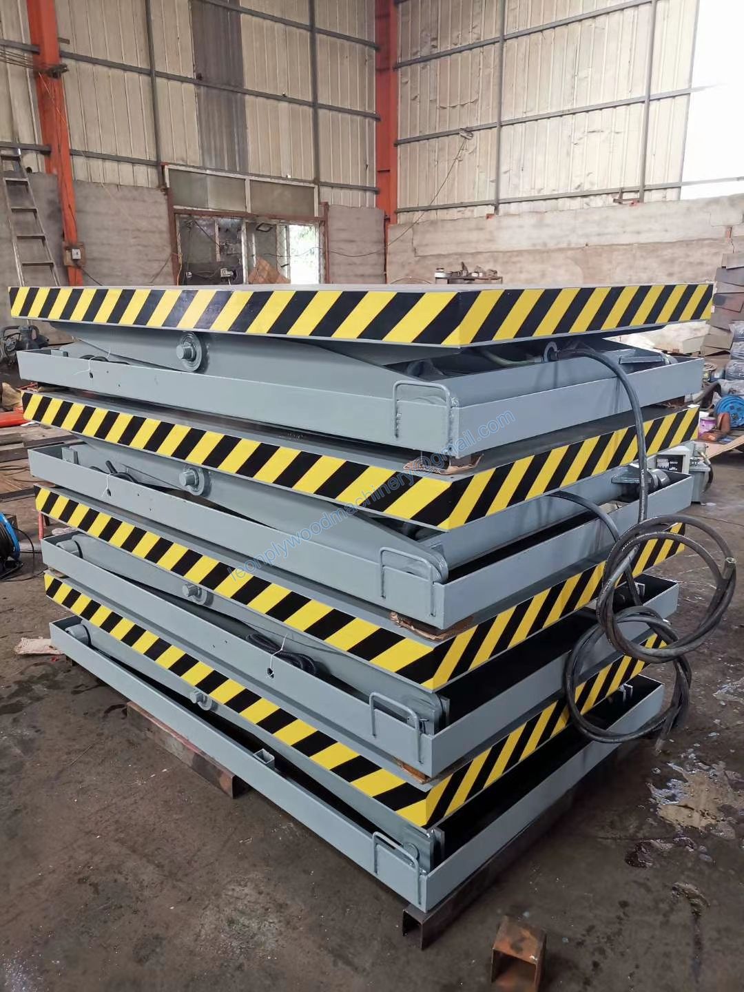 TABLE LIFTER MACHINE / LIFTING PLATFORM