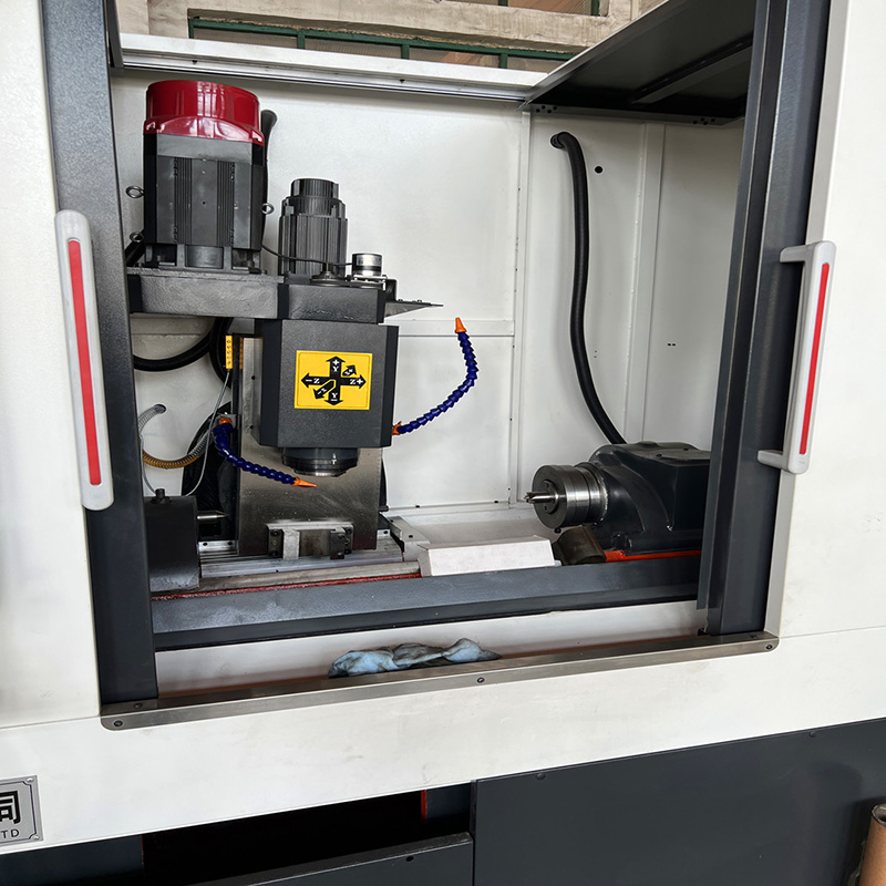 5-Axis CNC Spline Milling Machine - Machining splines up to 750mm