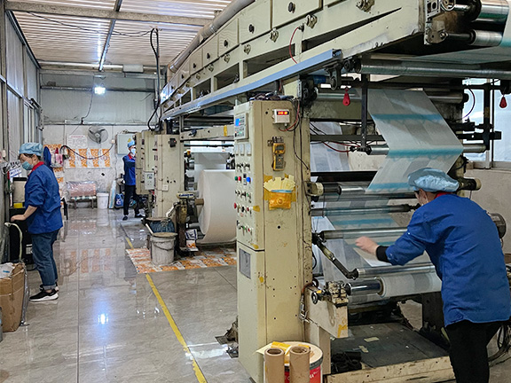 Composite tracking and printing all-in-one machine