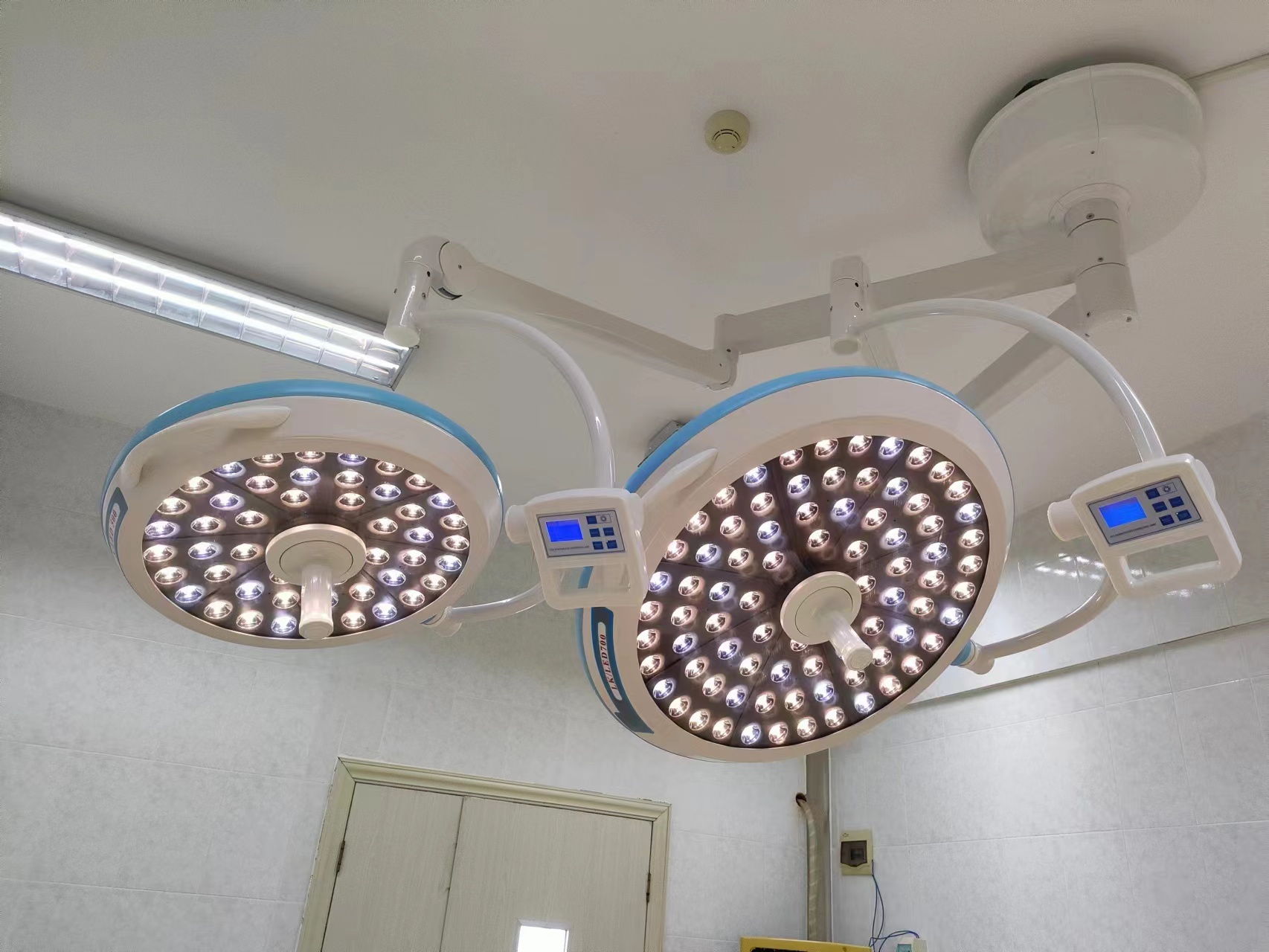 operating room light,operating theatre lights