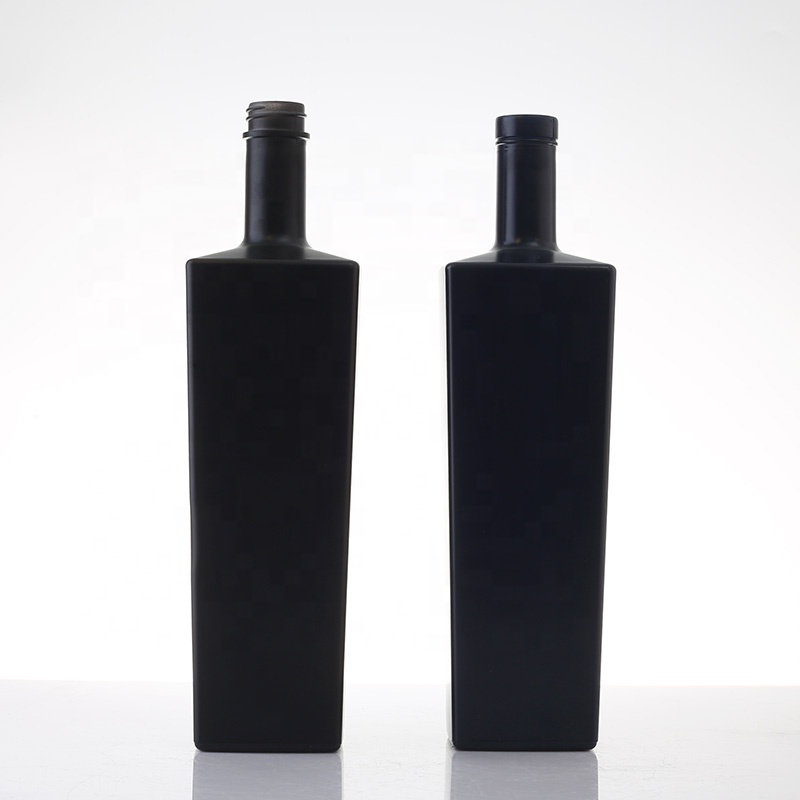 Personalized Square Black Alcohol Liquor Glass Bottle And Cork