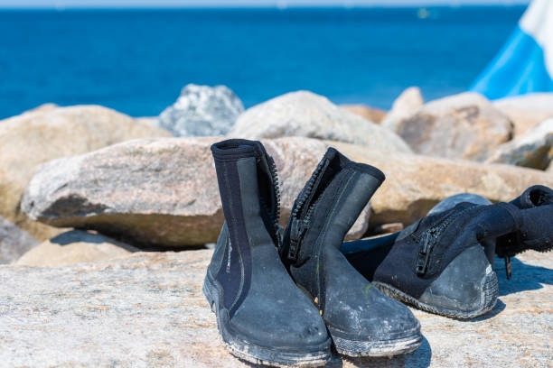 Best Dive Shoes To Keep Warm In Cold Water