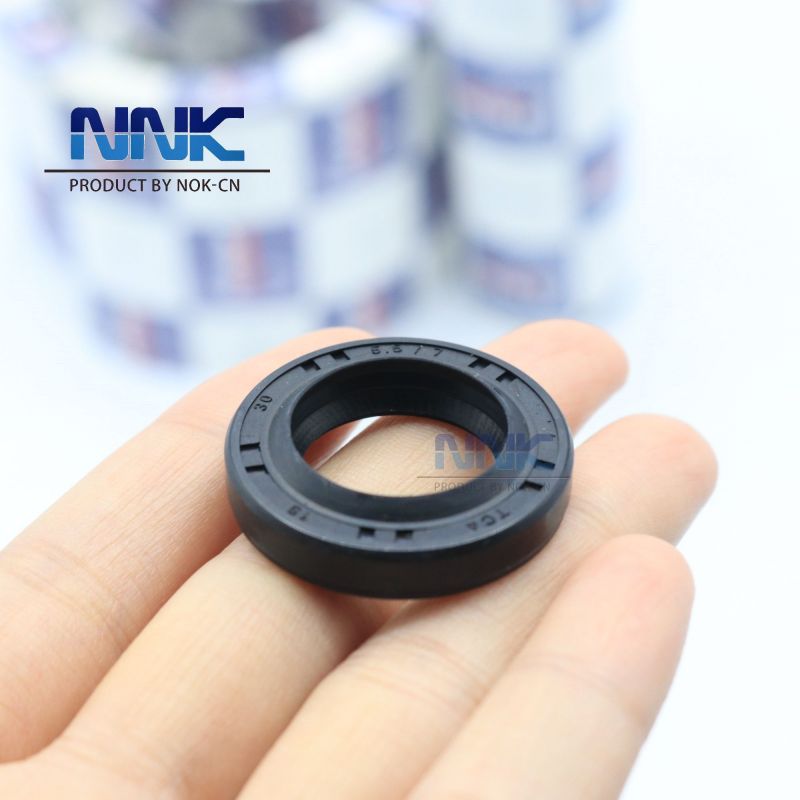 TC4 Rubber Covered Three Lips w/Garter Spring 19*30*5.5/7 oil seal