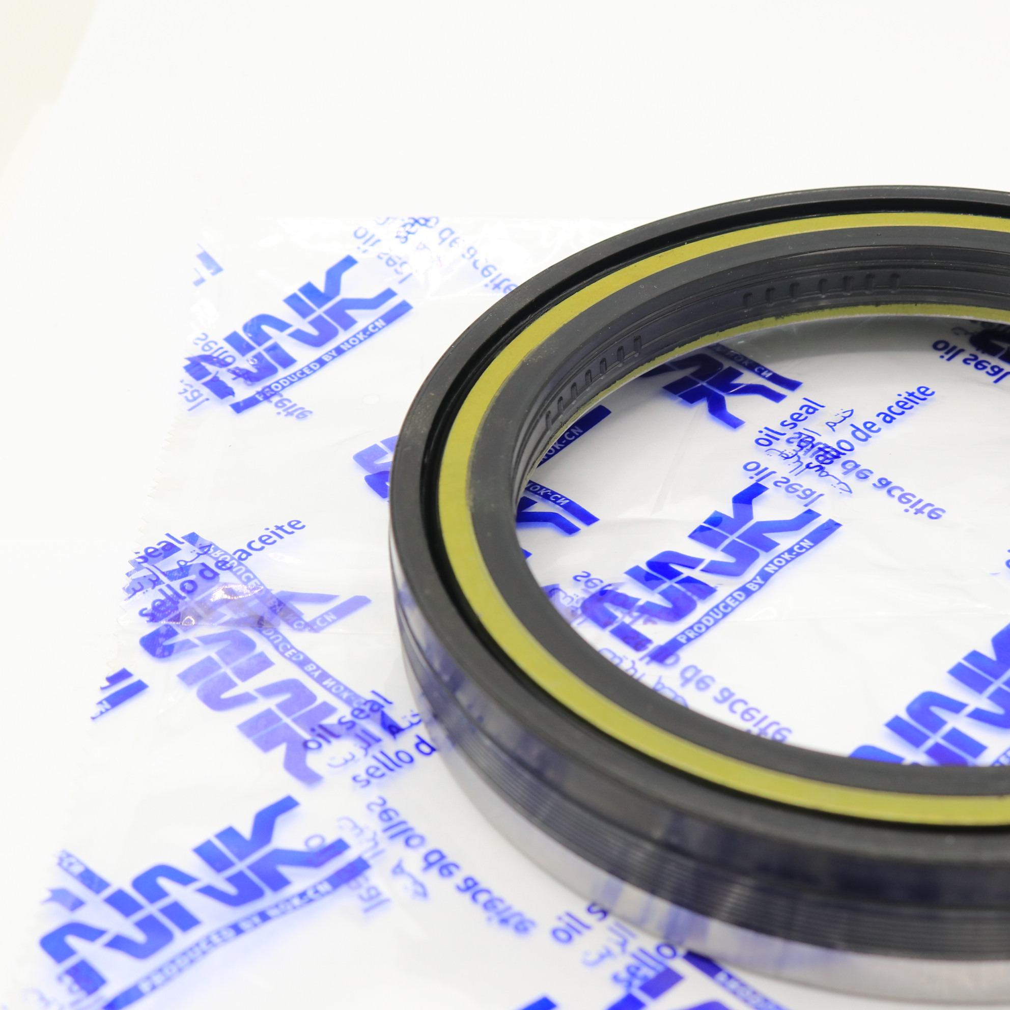 Drive Axle Wheel Oil Seal 370031A Truck Parts Truck Oil Seal