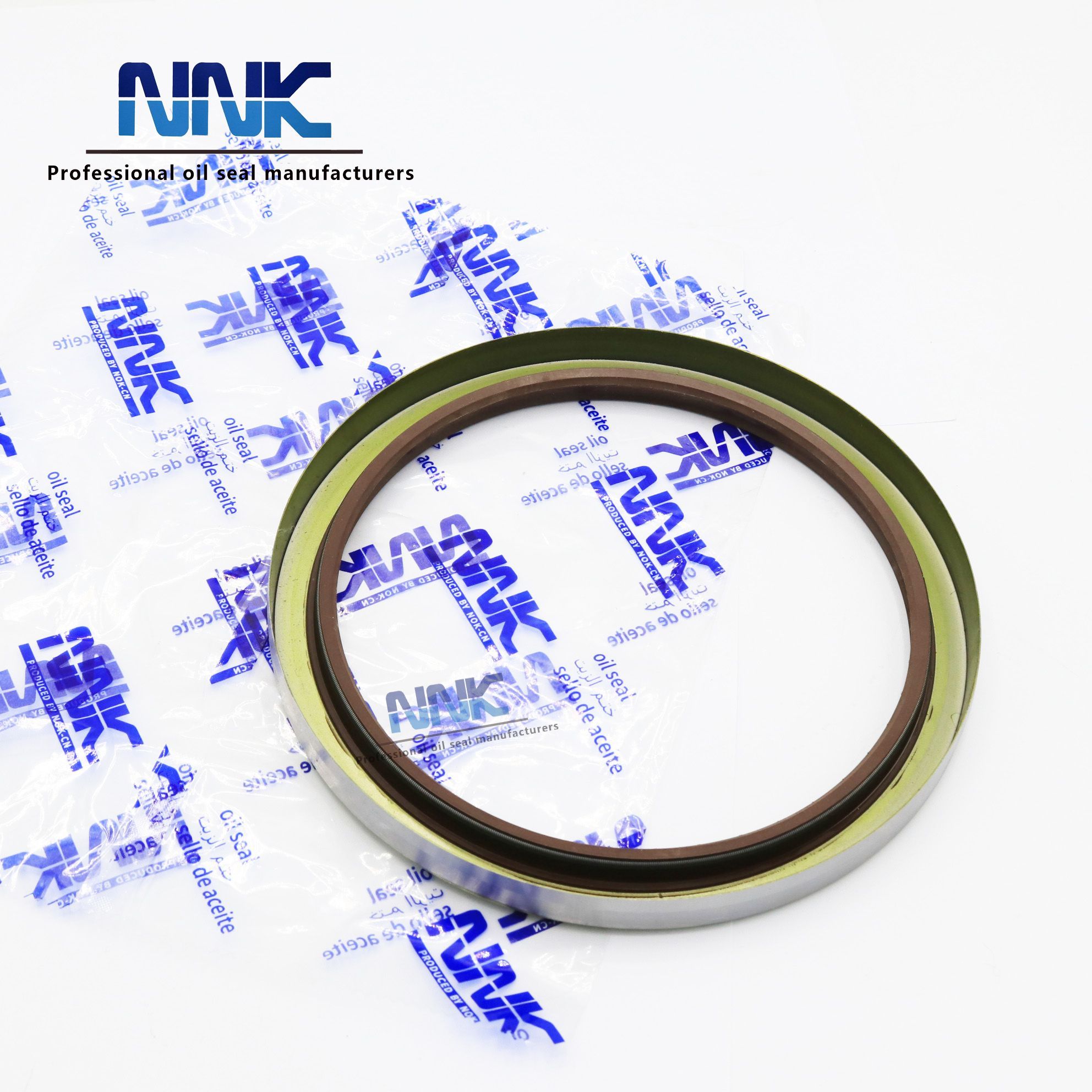 125*152.4*15 Wheel Hub Seal OEM 0019973847 Truck Part Ta Type for Benz
