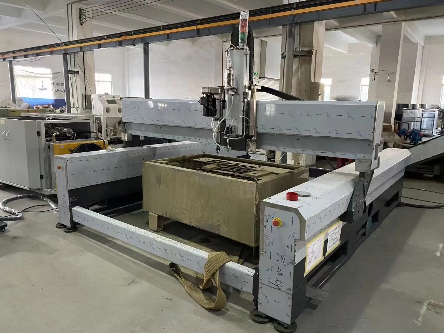 waterjet-cutting-machien-for-ship