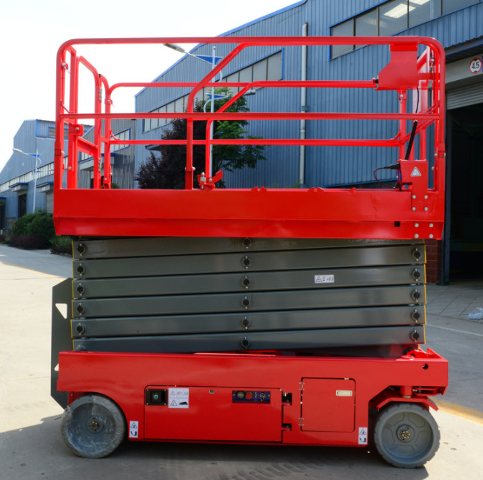 Self-propelled Scissor Lift