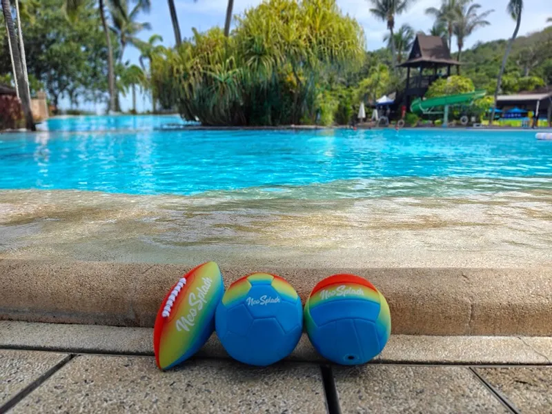 Neoprene Beach Balls vs Plastic: A Durability Test Comparison
