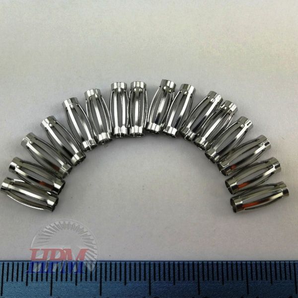 Monopolar connector spring