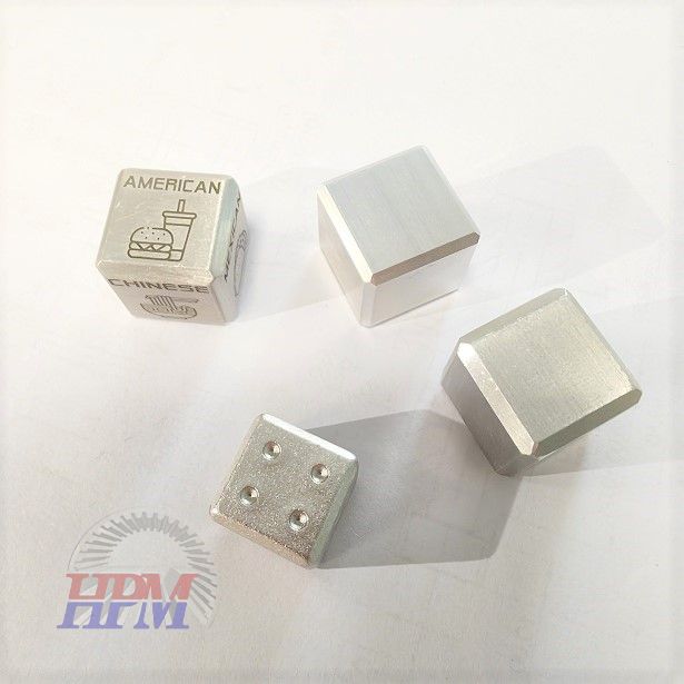 Aluminium dice