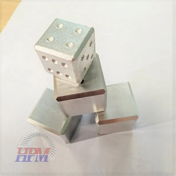 Aluminium dice