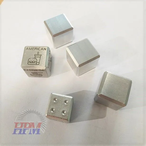 Aluminium dice