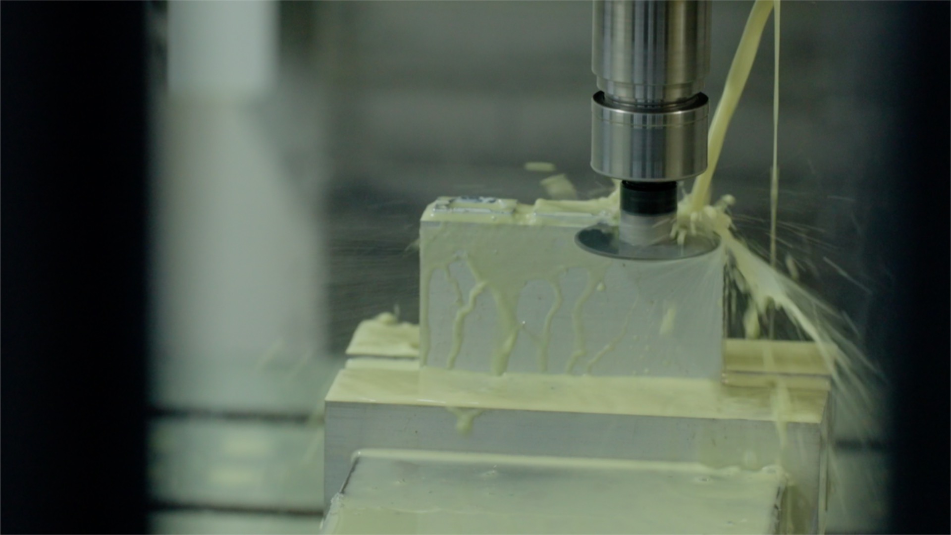 CNC Milling Explained: The Ultimate Guide to How It Works & Applications