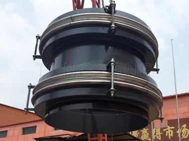 High-temperature metal expansion joint