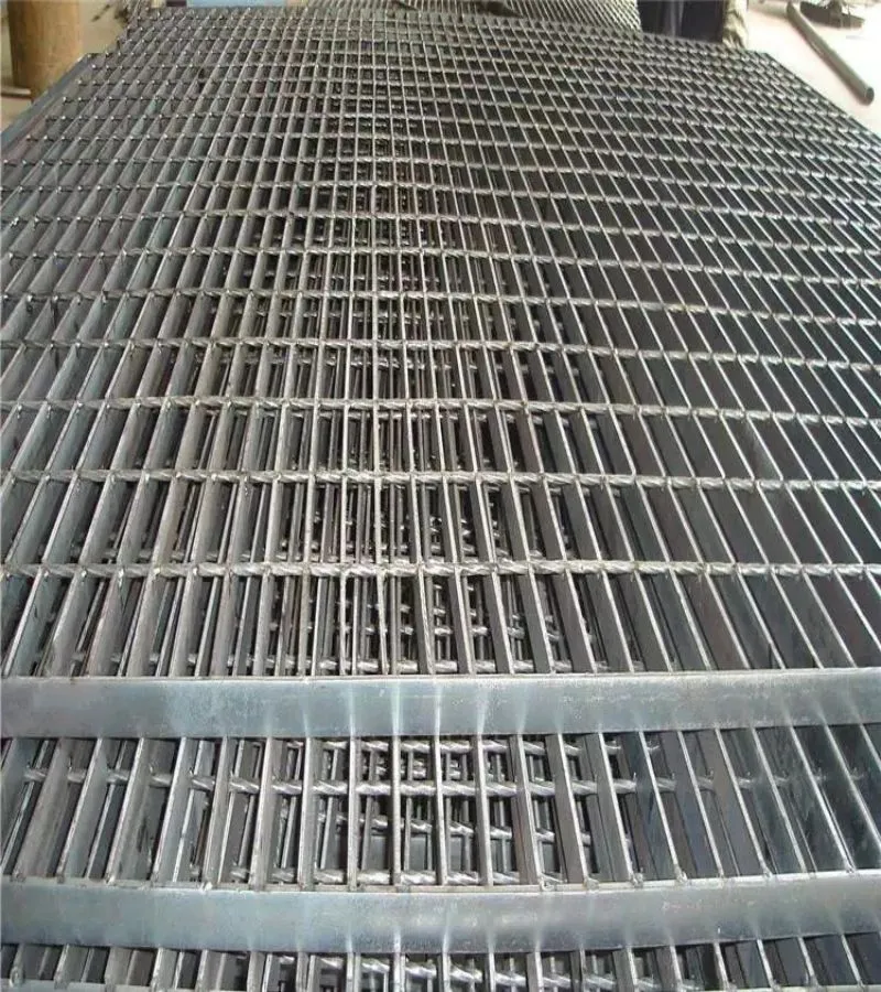Welding Hot Dip Galvanized Iron Floor Grating