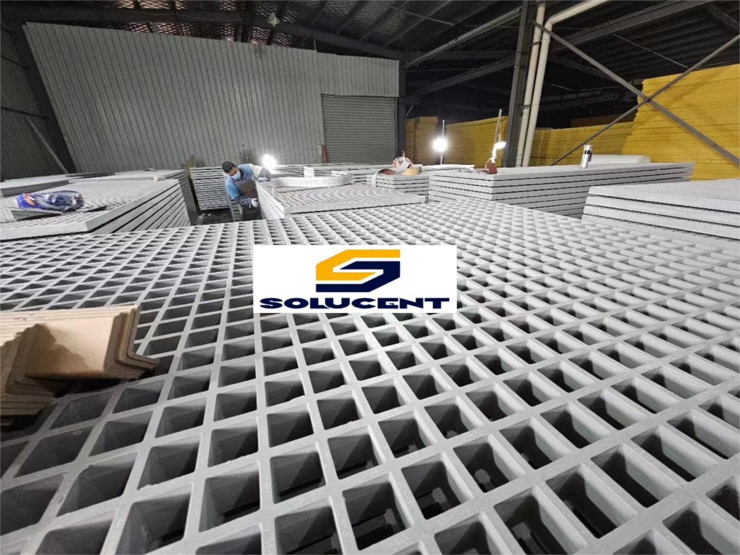 Fiberglass mesh walkway