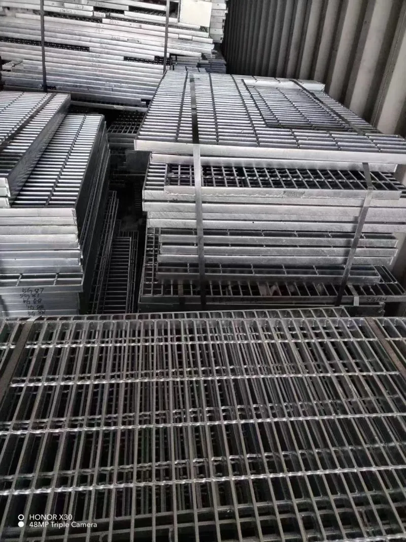 Welding Hot Dip Galvanized Grating