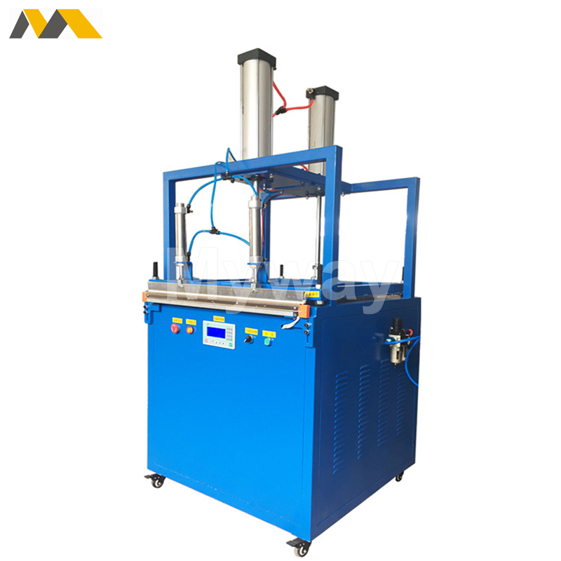 Vacuum pillow packing machine