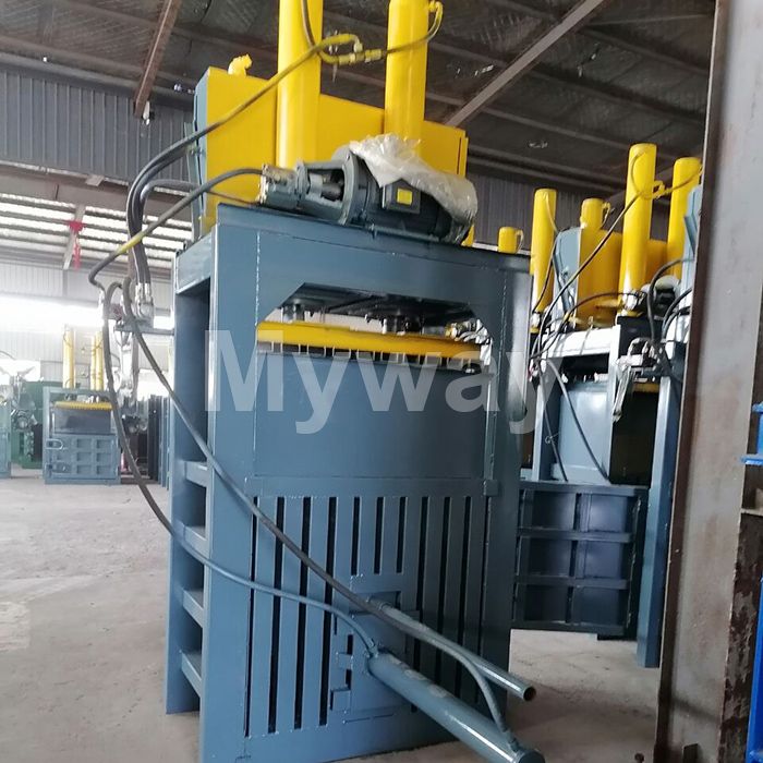 Vertical Baling Machine for Cardboard Boxes