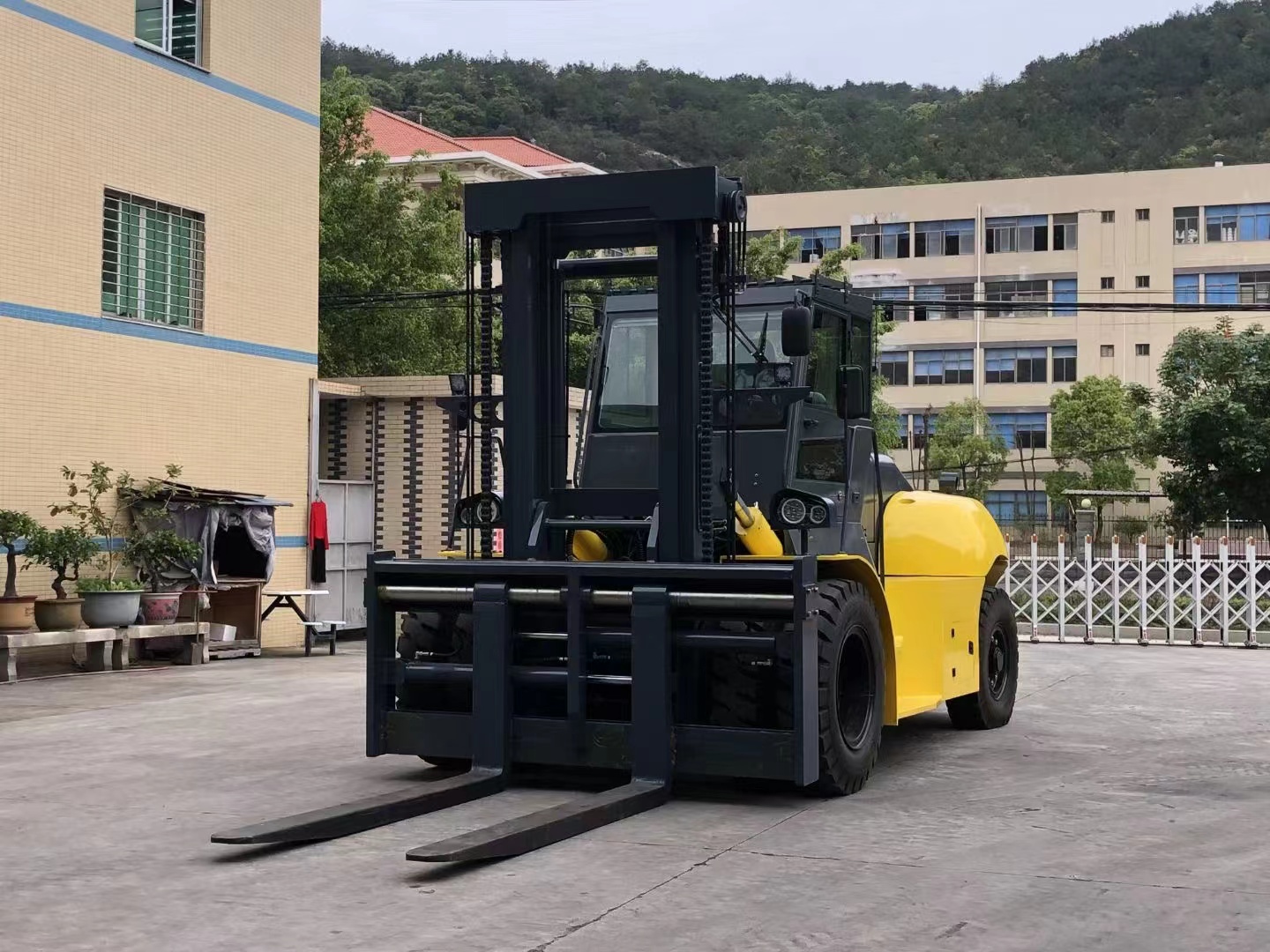20 ton diesel forklift