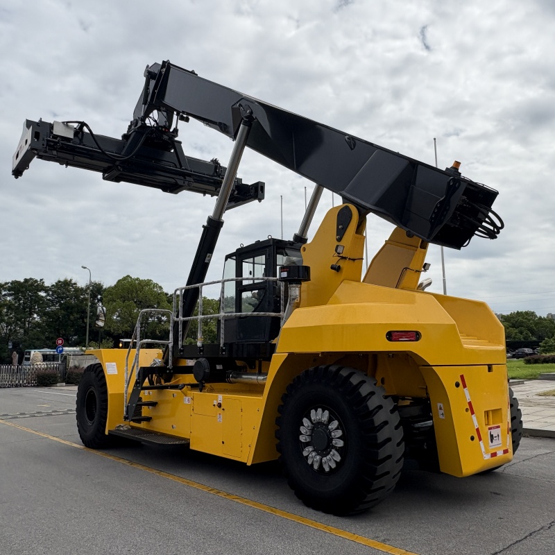 4545 reach stacker