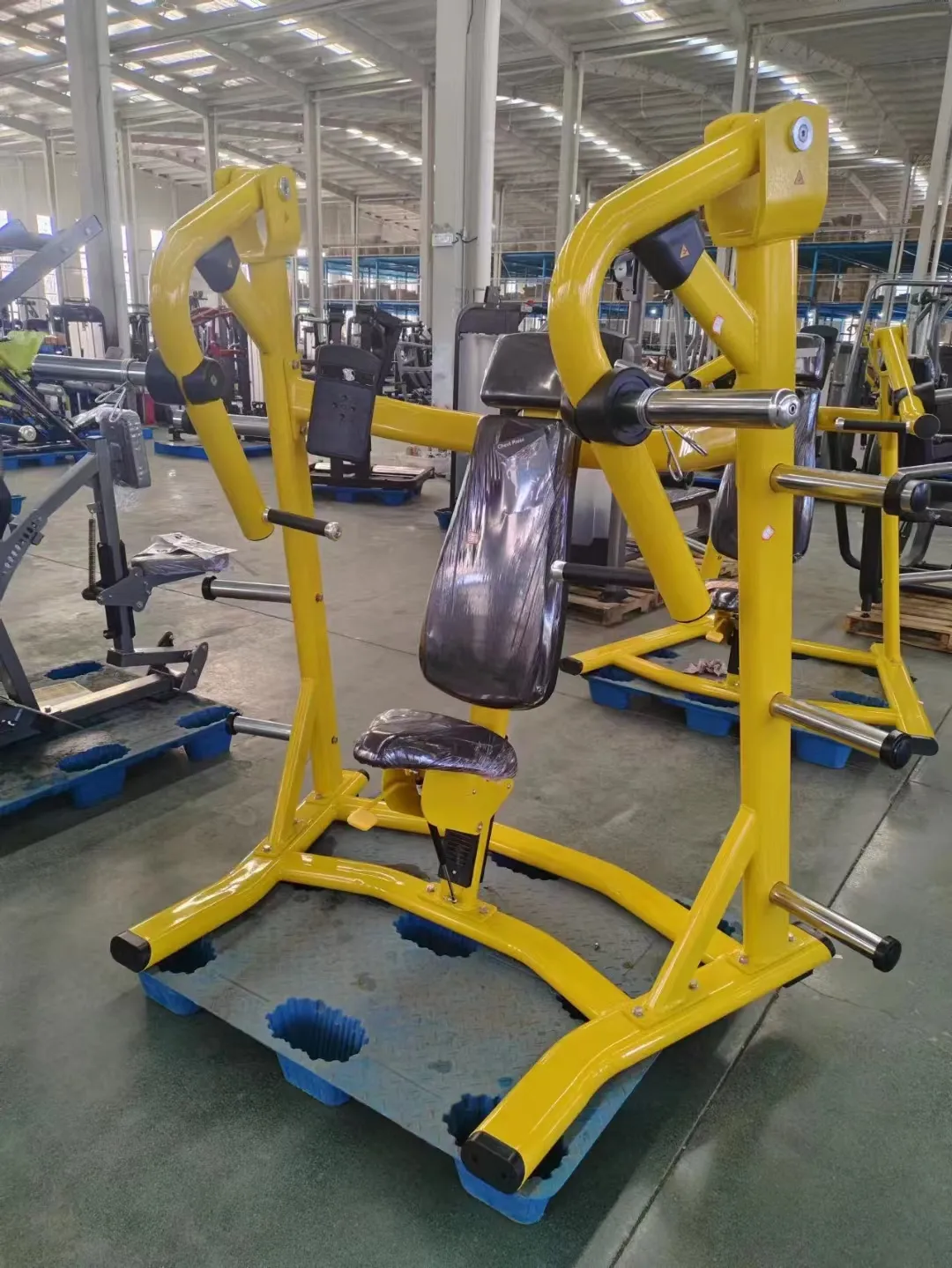 Commercial grade gym equipment incline chest press machine