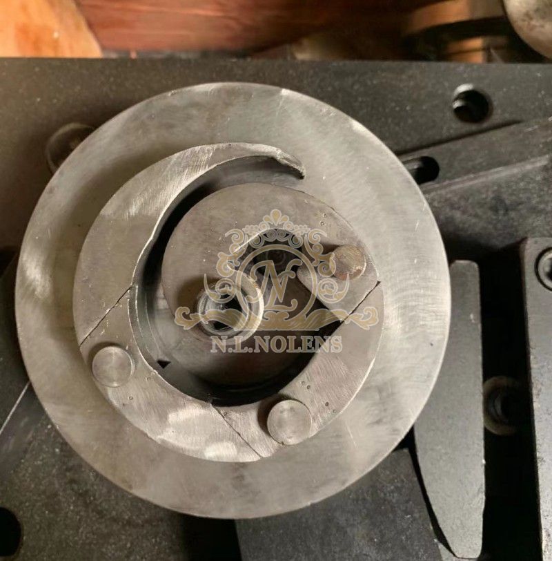 scroll bending machine