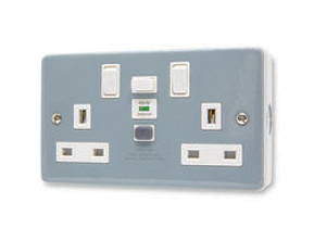 METalclad 13amp twin RCD socket