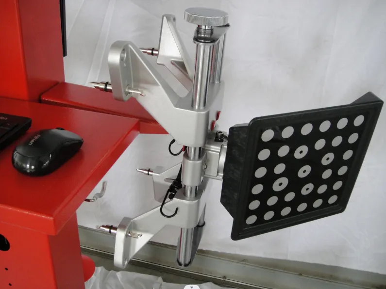 New economical wheel alignment instrument