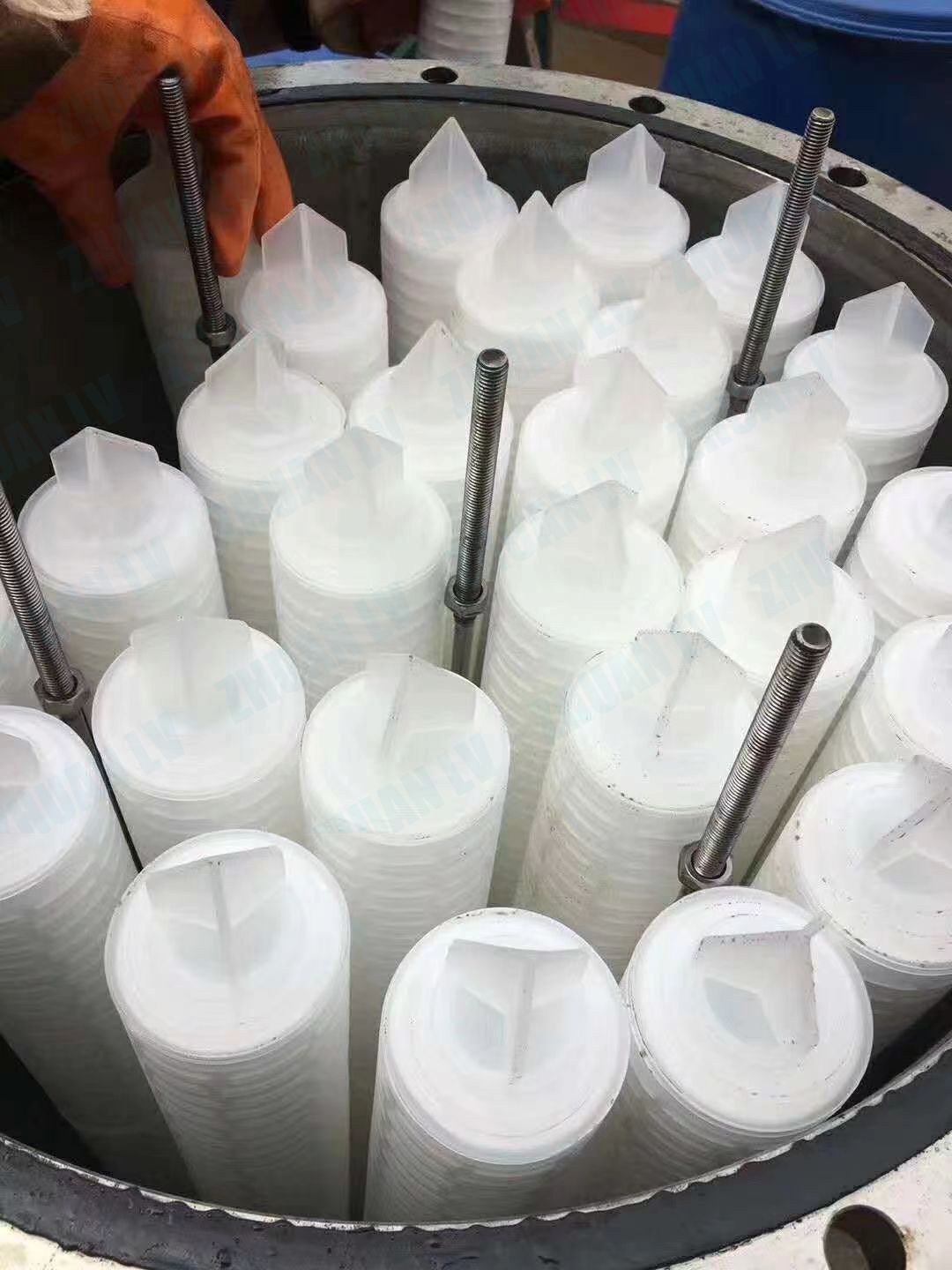 Zhuan Lv Pleated membrane filter cartridge