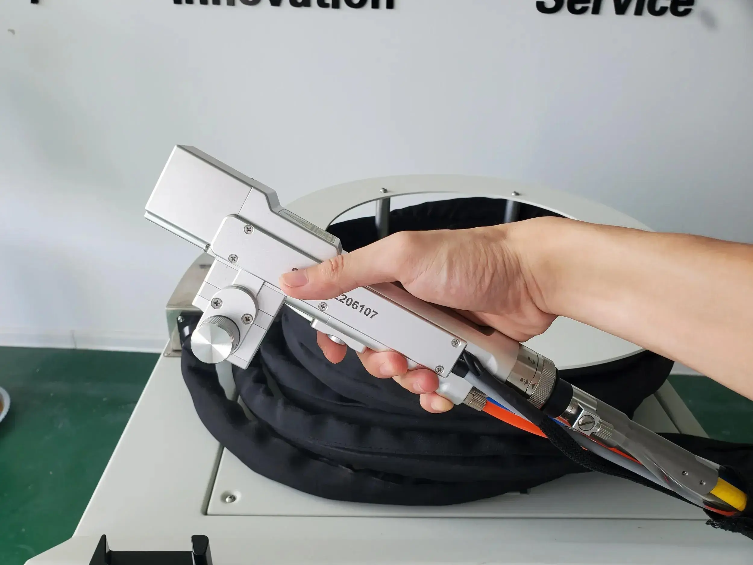 Handheld laser cleaning machine price,portable laser rust removal ...