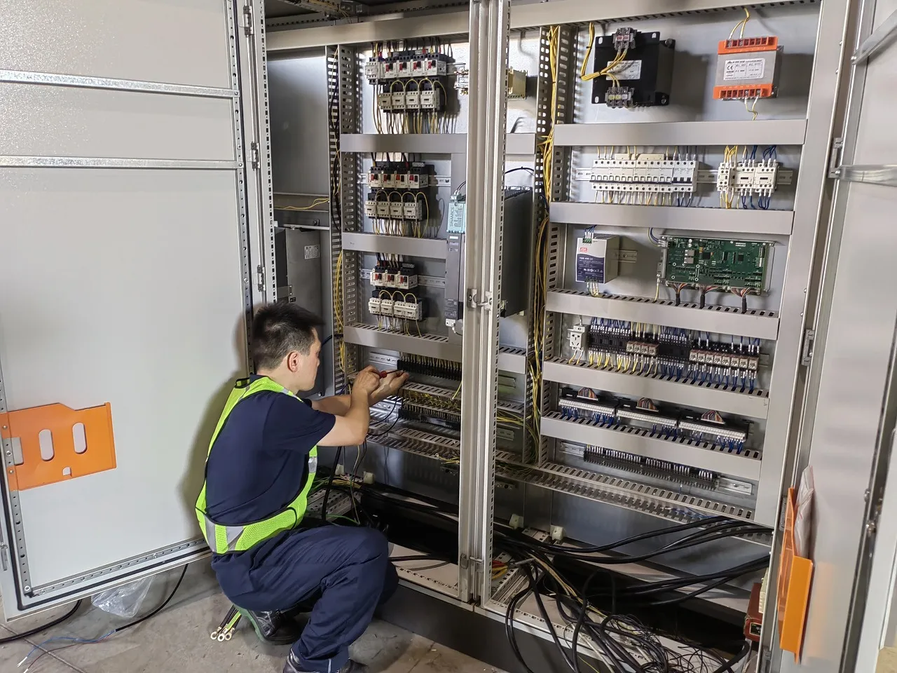 eooe-install-and-commissioning-for-customer