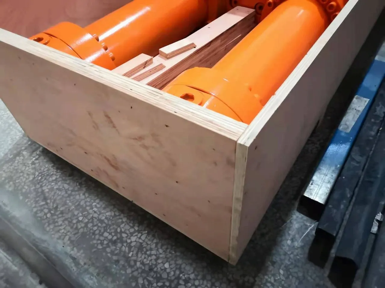 eooe-rack-and-pinion-hydraulic-cylinder-exported-to-iran