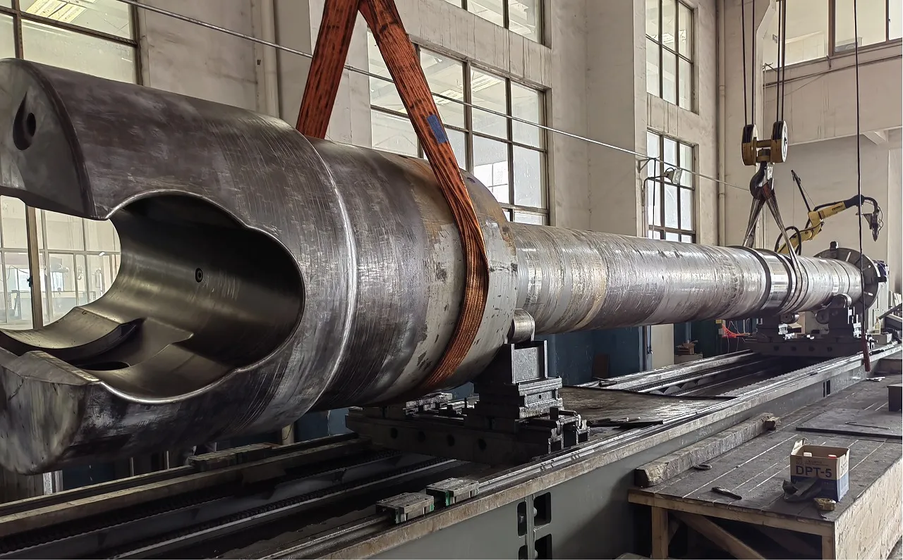 eooe-laser-cladding-of-40t-transmission-shaft