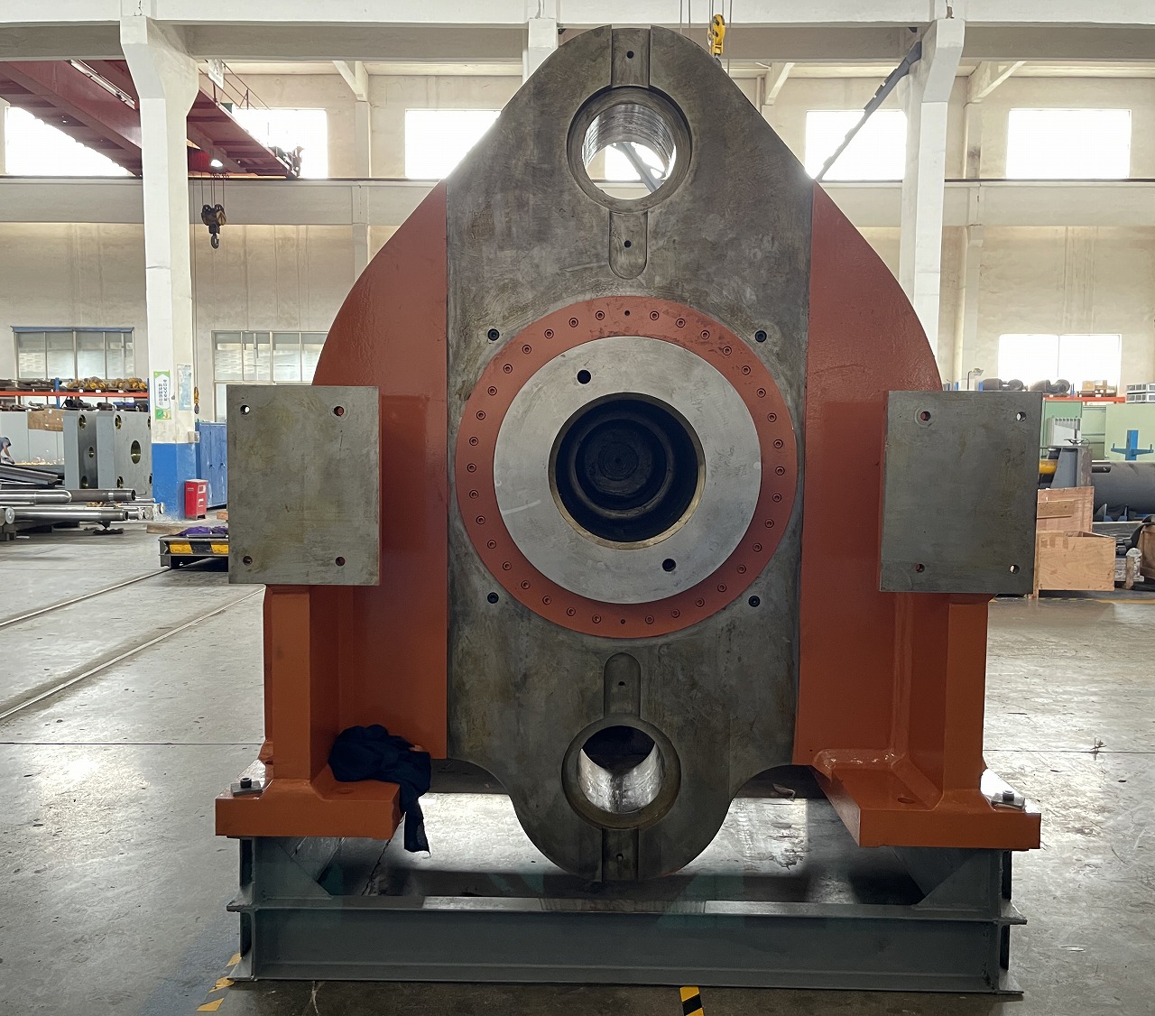 hydraulic-shear-cylinder-weighing-up-to-23t