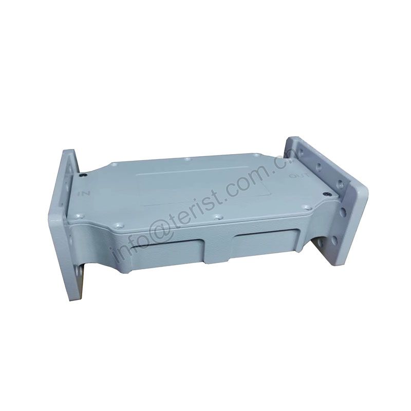 Waveguide RF band pass Filter