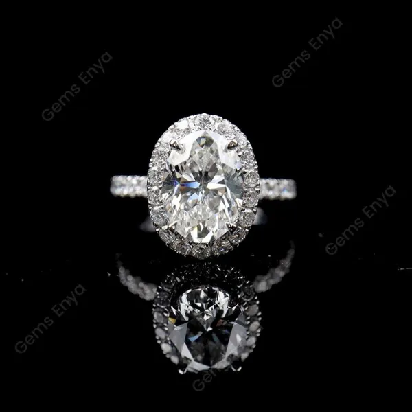 Oval lab grown diamond