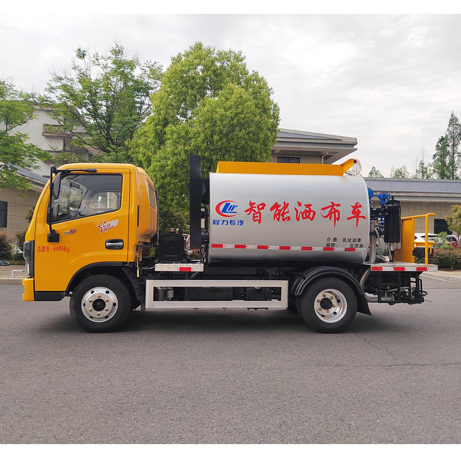 Dongfeng Small Asphalt Paver And Distributor, Asphalt Spreader