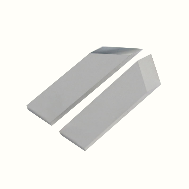 V-shaped slot cutter knife for paper industry