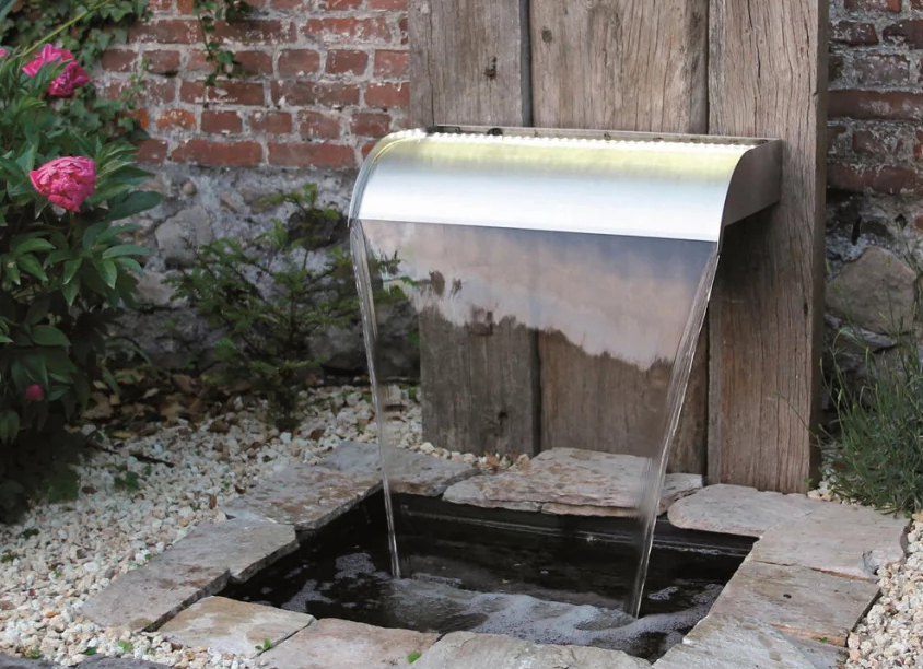 modern pool waterfall,modern pool water features,modern waterfall pool