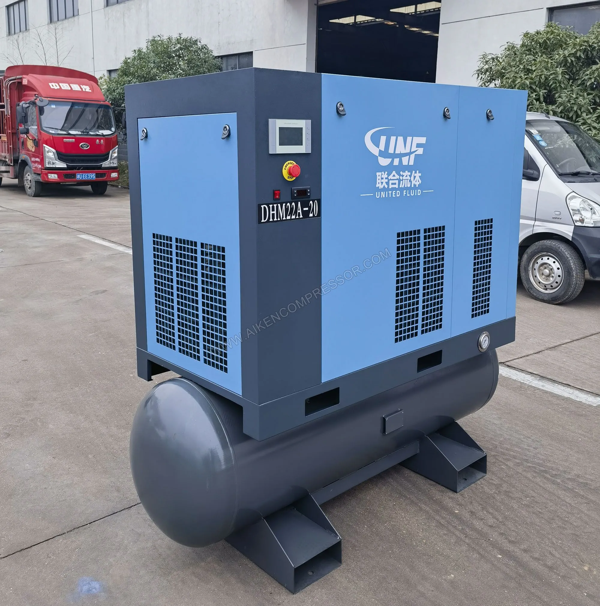 Screw type compressor for laser cutting machine