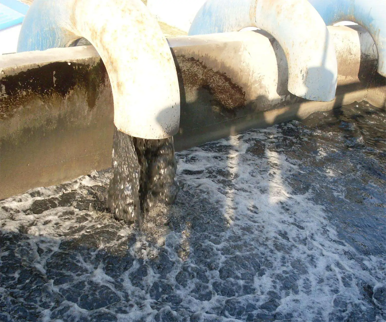 Treatment of high COD dyeing wastewater by activated carbon adsorption