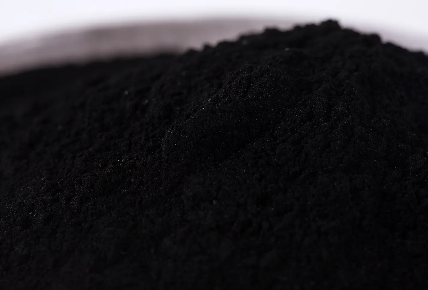 Powdered activated carbon has larger specific surface area and higher ...