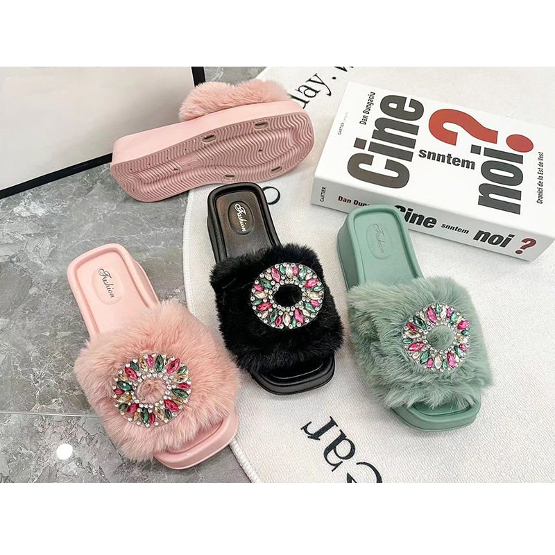 Hot latest ladies slippers,classy ladies shoes, beach slides sandals