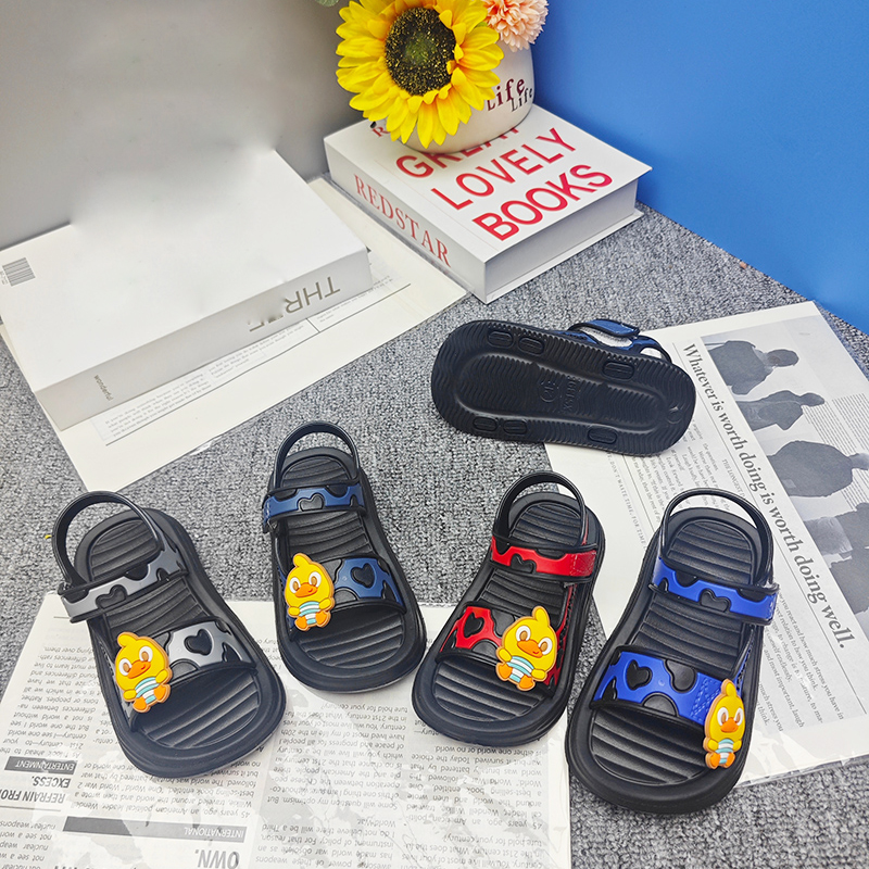 cartoon cute sandals,lightweight boy sandals,fashionable sandals